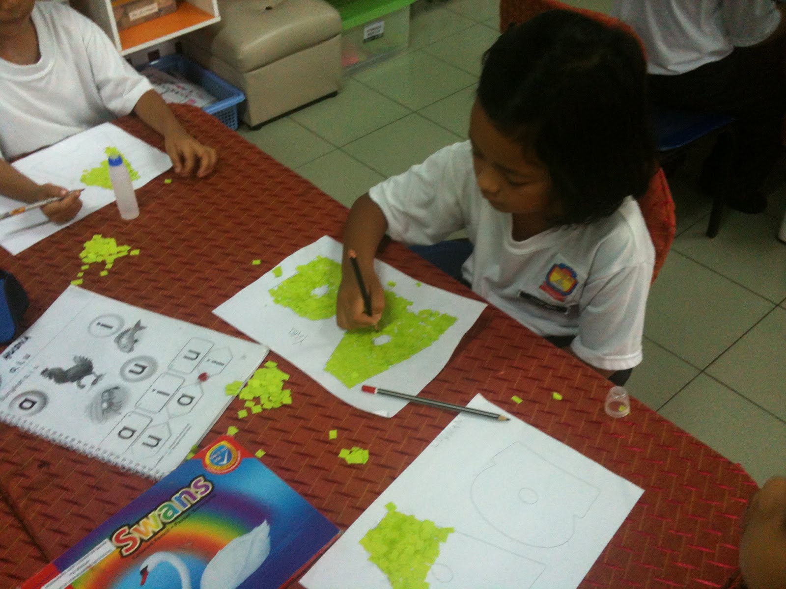 Bermulanya di sini...: Membuat kolaj